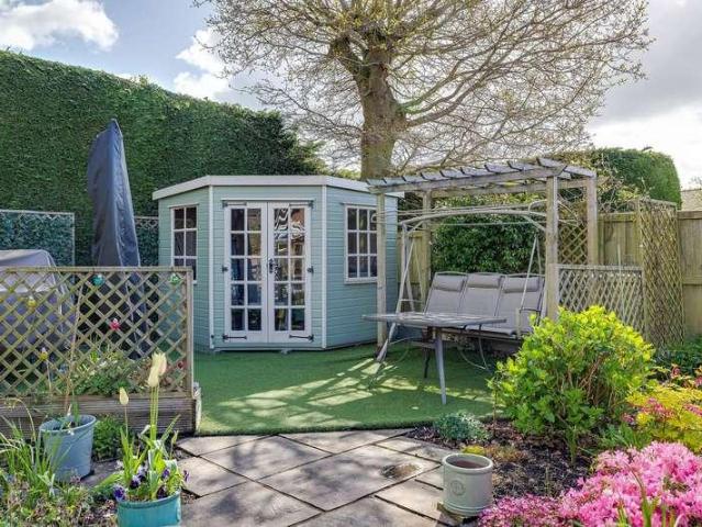 4 bed house for sale
