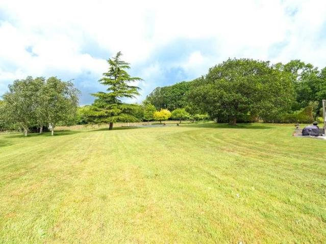 4 bed house for sale