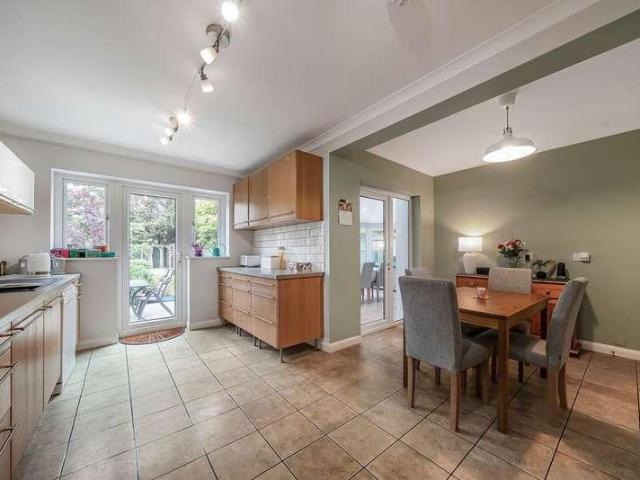 4 bed house for sale