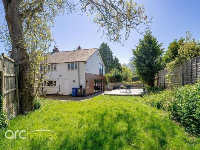 4 bed house for sale