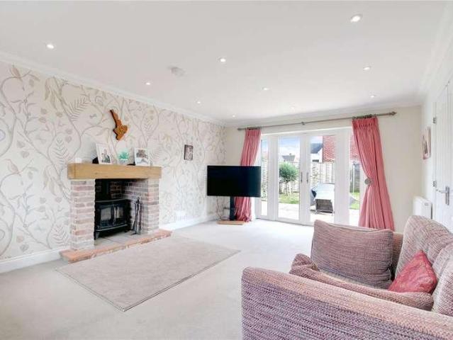 4 bed house for sale