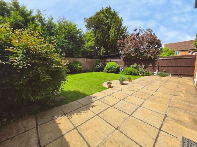 4 bed house for sale
