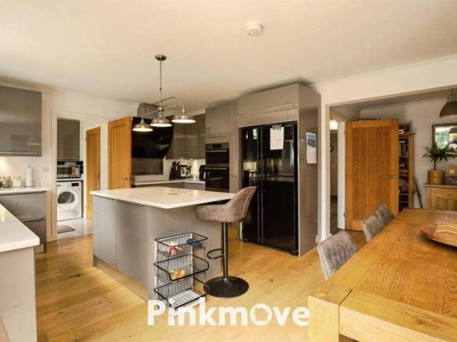 4 bed house for sale