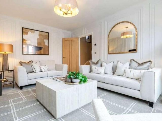 4 bed house for sale