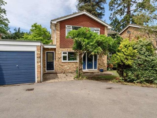 4 bed house for sale