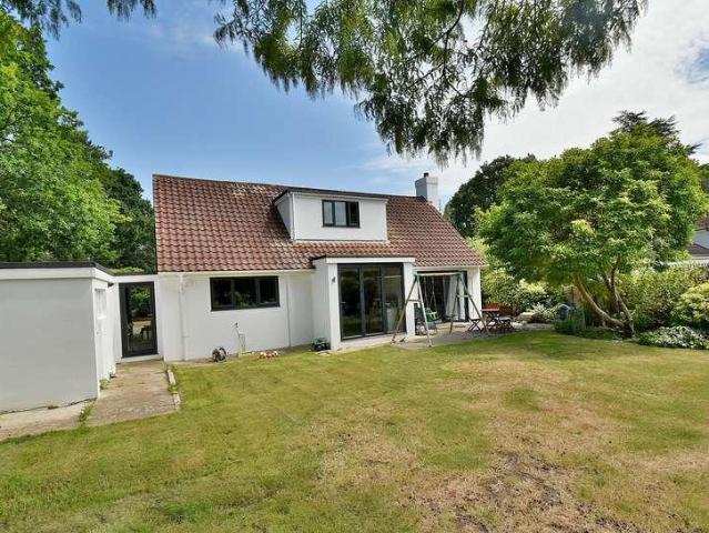 4 bed house for sale