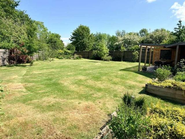 4 bed house for sale
