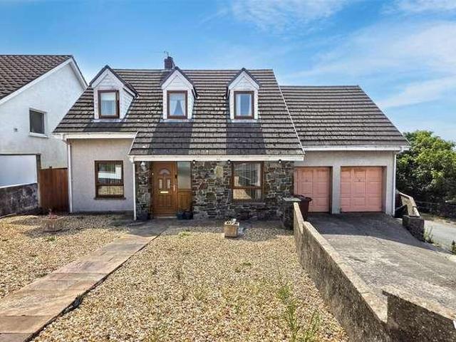 4 bed house for sale