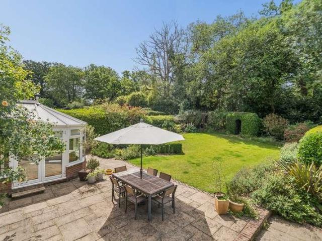 4 bed house for sale