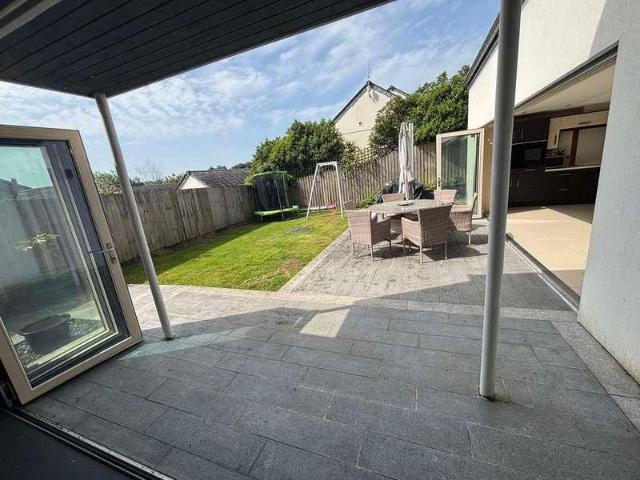 4 bed house for sale