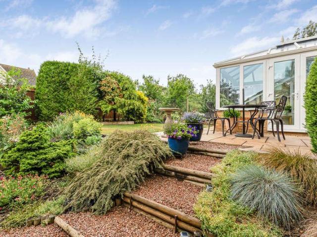 4 bed house for sale