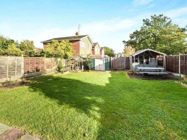 4 bed house for sale