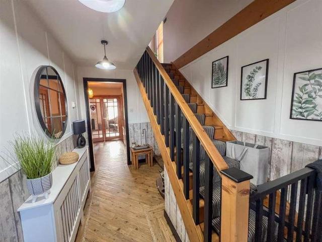 4 bed house for sale