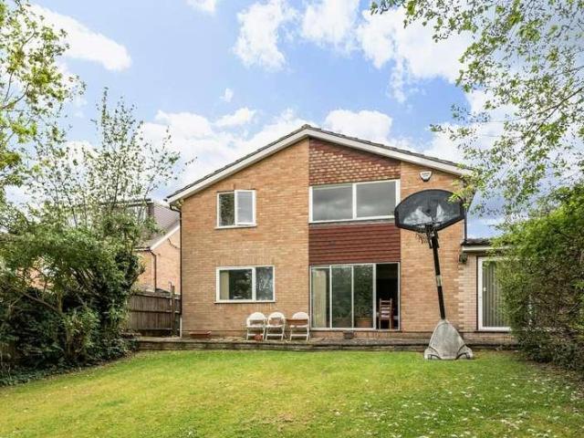 4 bed house for sale