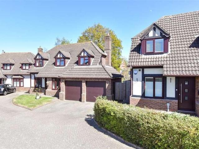 4 bed house for sale