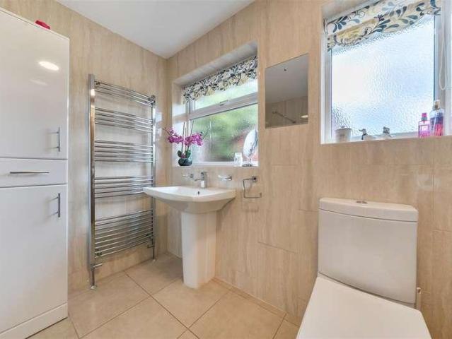 4 bed house for sale