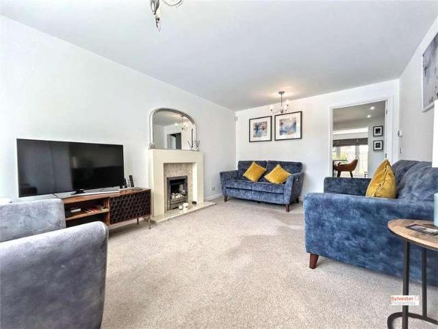4 bed house for sale