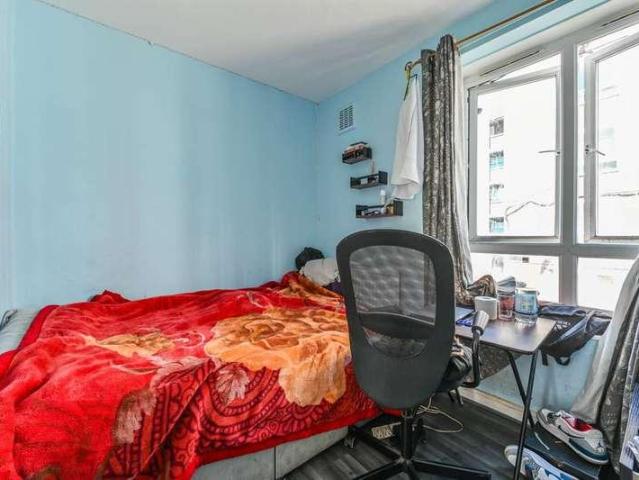 4 bed flat for sale