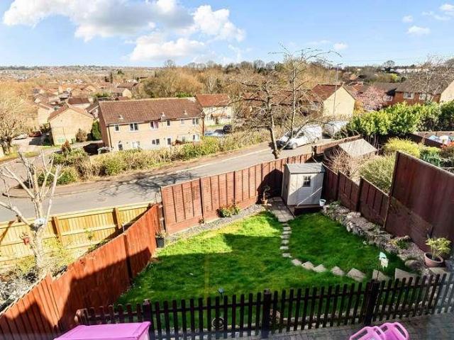 4 bed house for sale