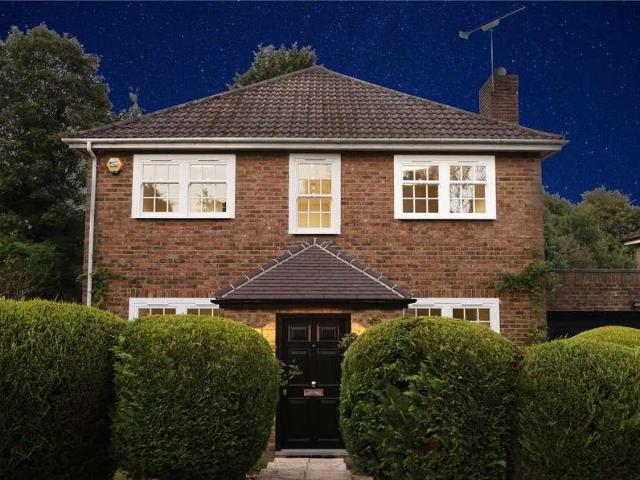 4 bed house for sale