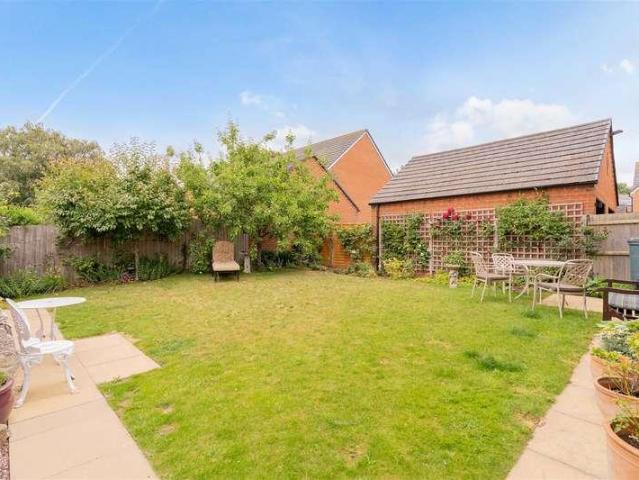 4 bed house for sale