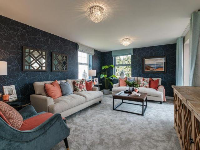 4 bed house for sale