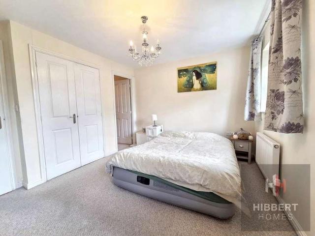 4 bed house for sale