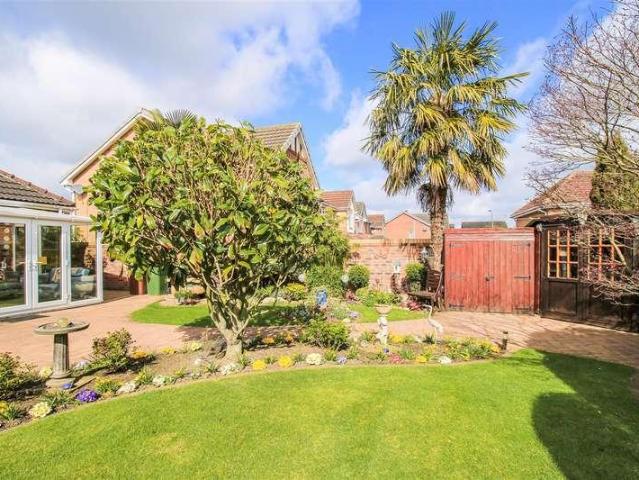 4 bed house for sale