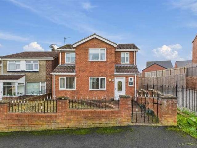 4 bed house for sale