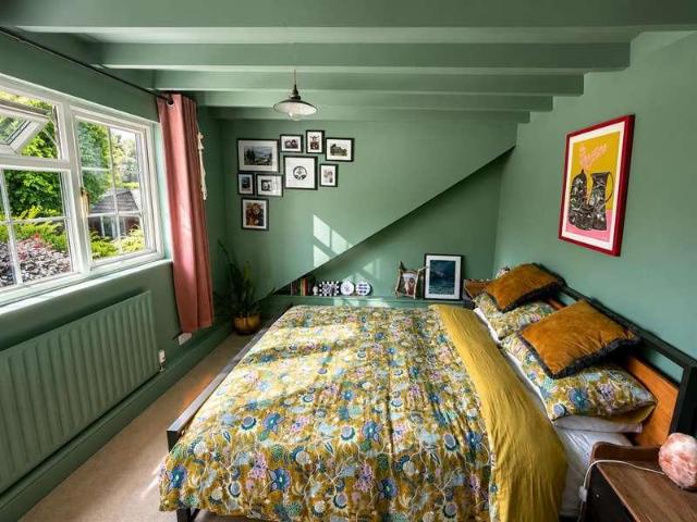 4 bed house for sale