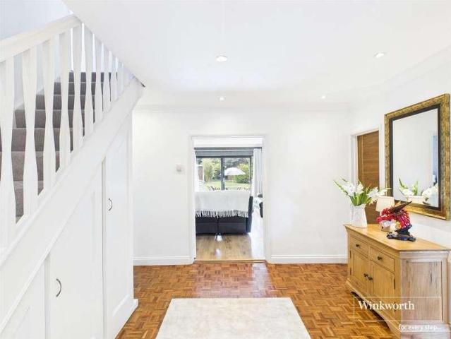 4 bed house for sale