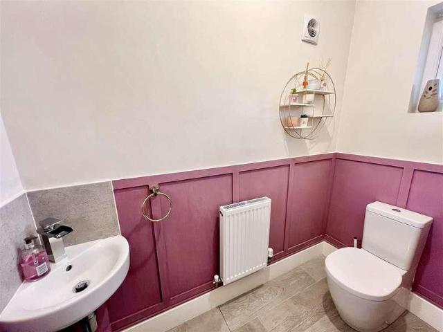 4 bed house for sale
