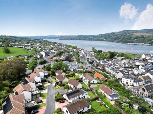 4 bed house for sale