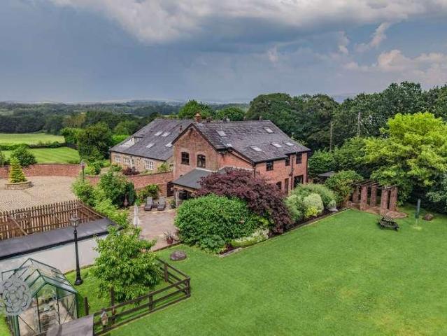4 bed house for sale