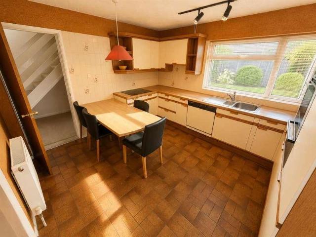 4 bed house for sale