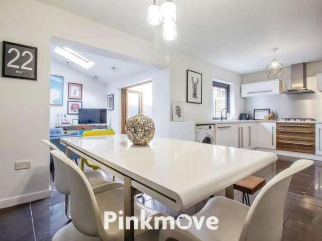 4 bed house for sale