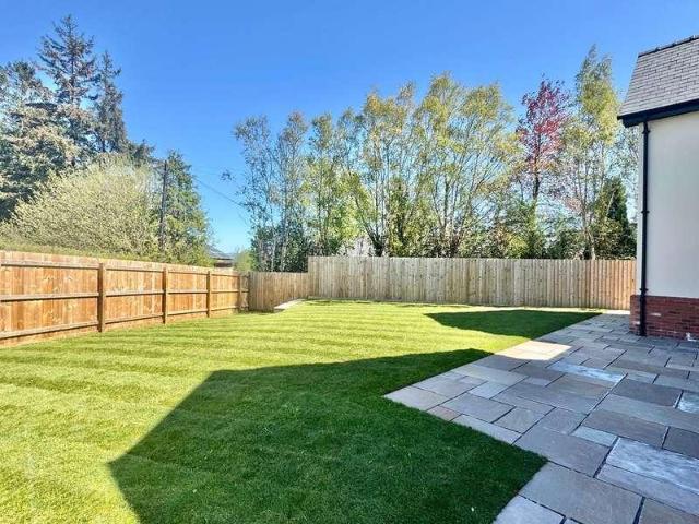 4 bed house for sale