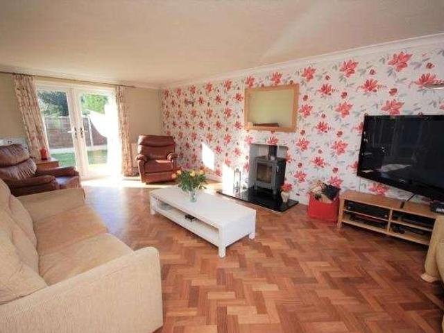 4 bed house for sale