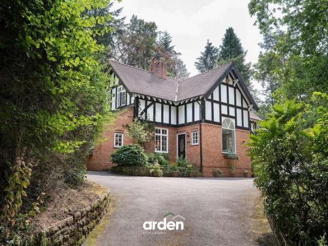 4 bed house for sale