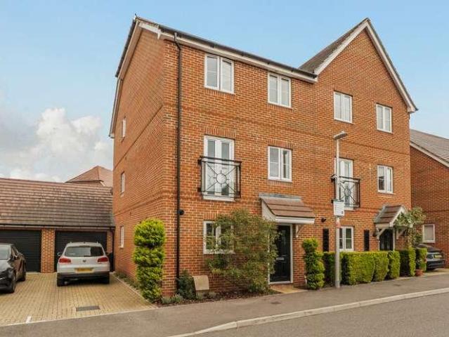 4 bed house for sale