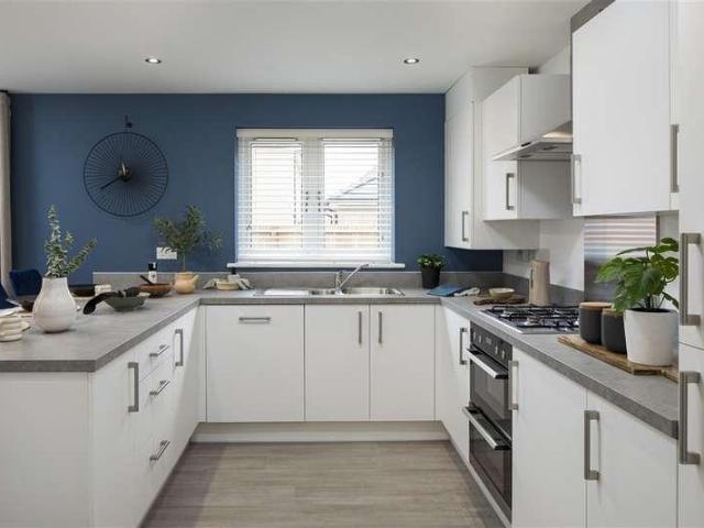 4 bed house for sale
