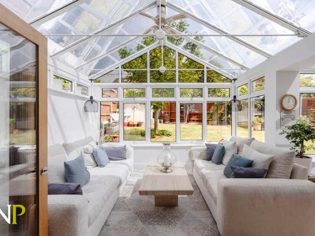 4 bed house for sale