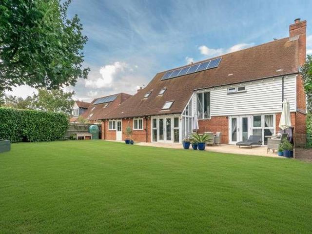 4 bed house for sale