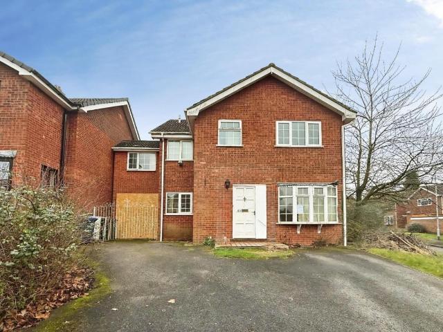 4 bed house for sale