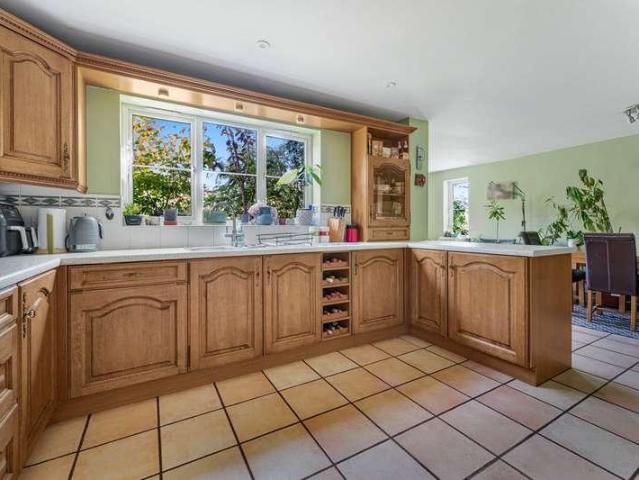 4 bed house for sale
