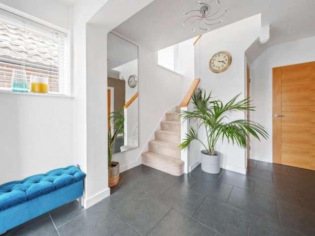 4 bed house for sale