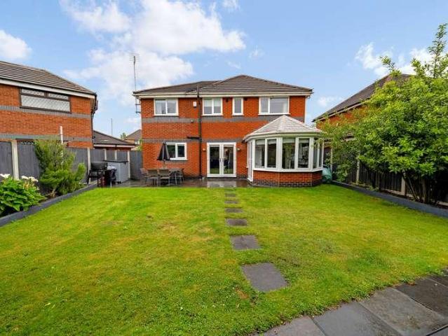 4 bed house for sale