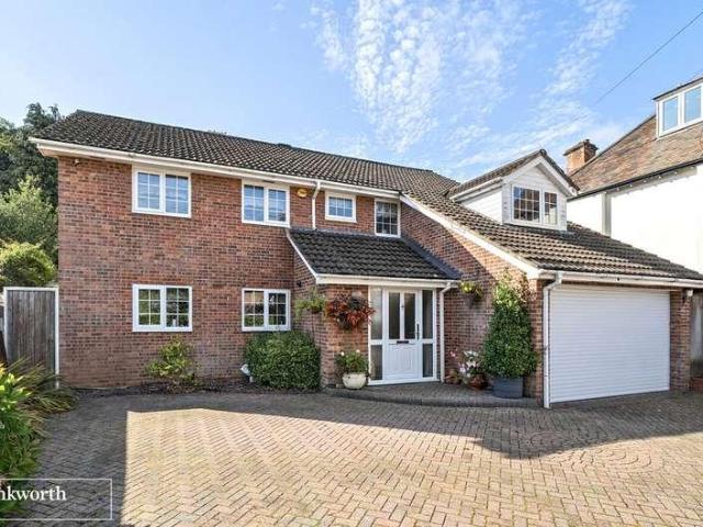 4 bed house for sale
