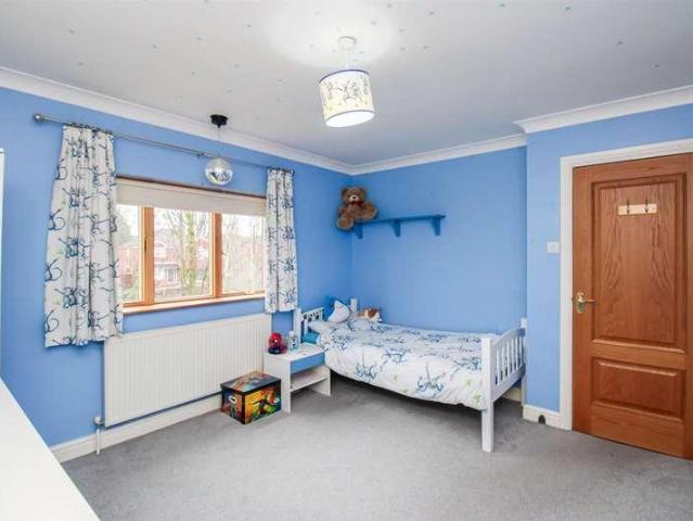 4 bed house for sale