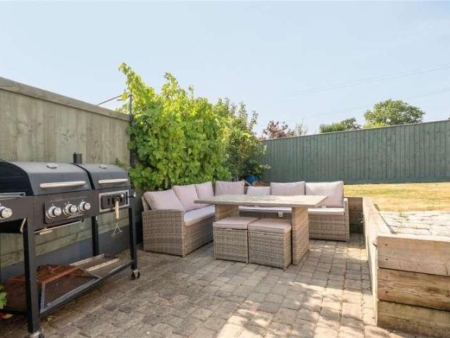 4 bed house for sale